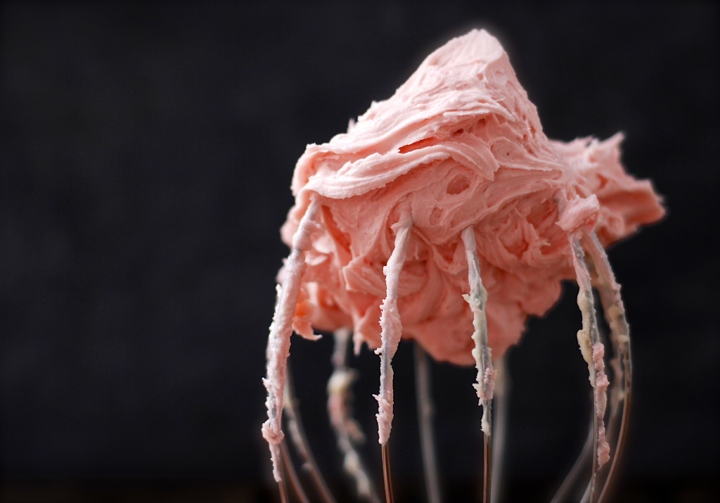 pink vanilla buttercream frosting - ChinDeep