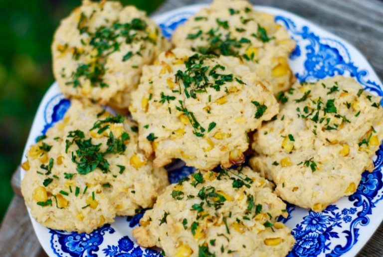 cheesy corn biscuits {vegan} - ChinDeep