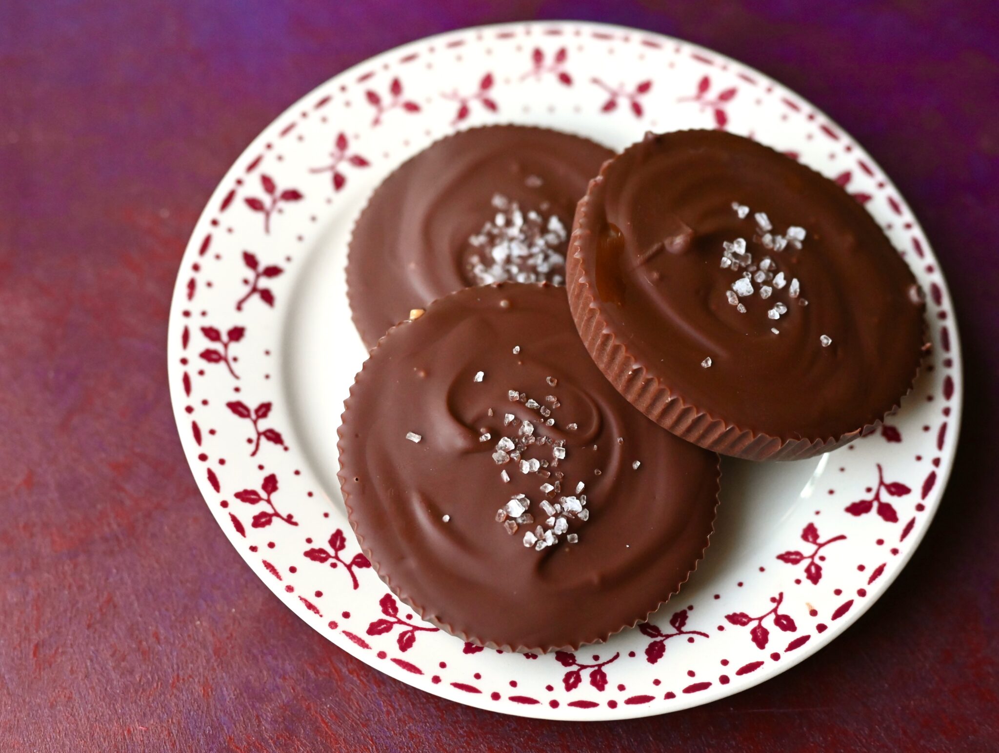 big chocolate peanut butter cups - ChinDeep
