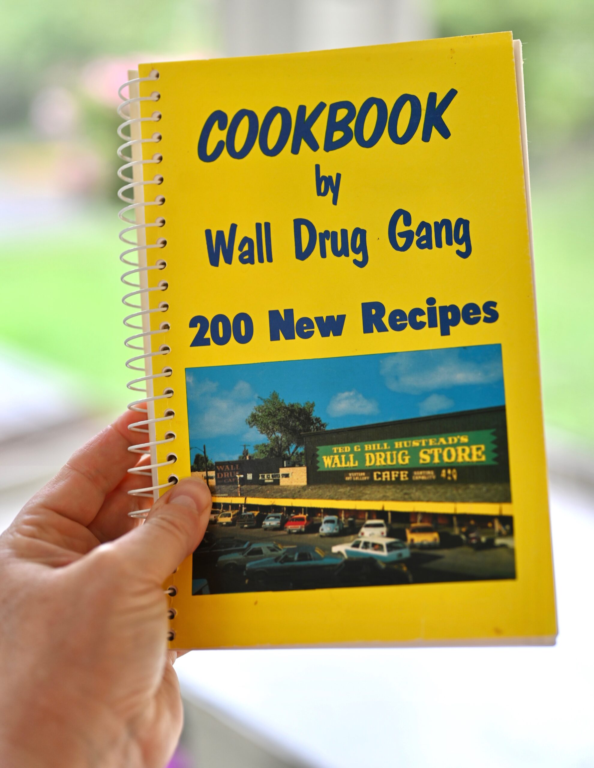 Wall Drug Vanilla Pudding Caramel Rolls - ChinDeep